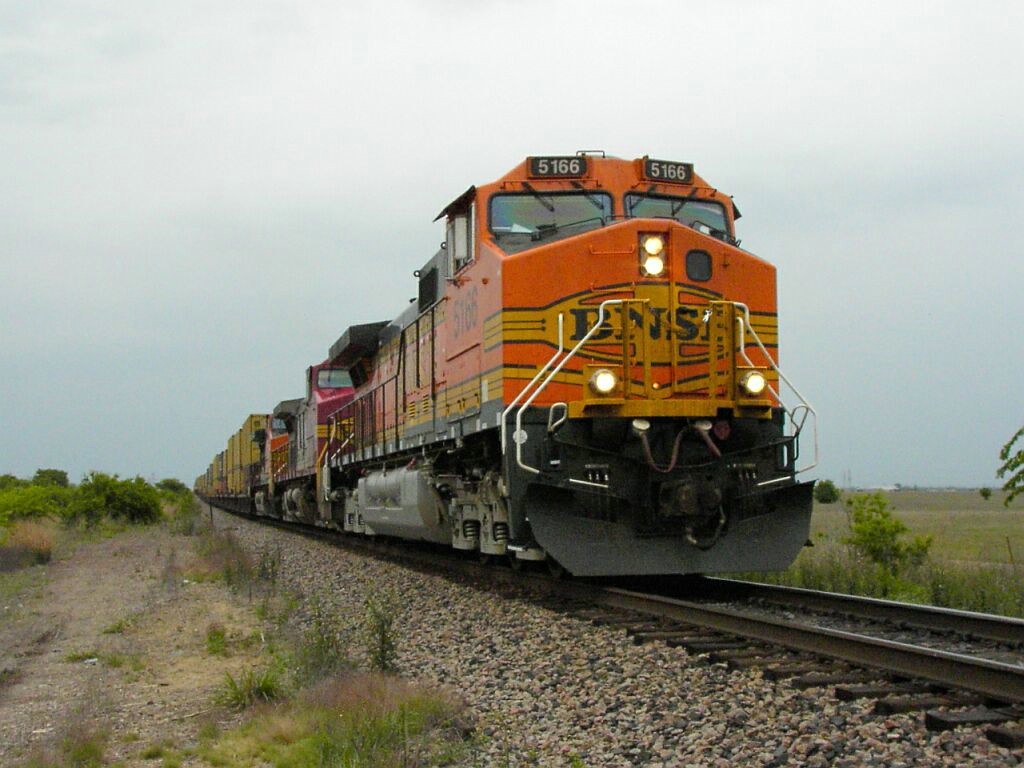 BNSF 5166